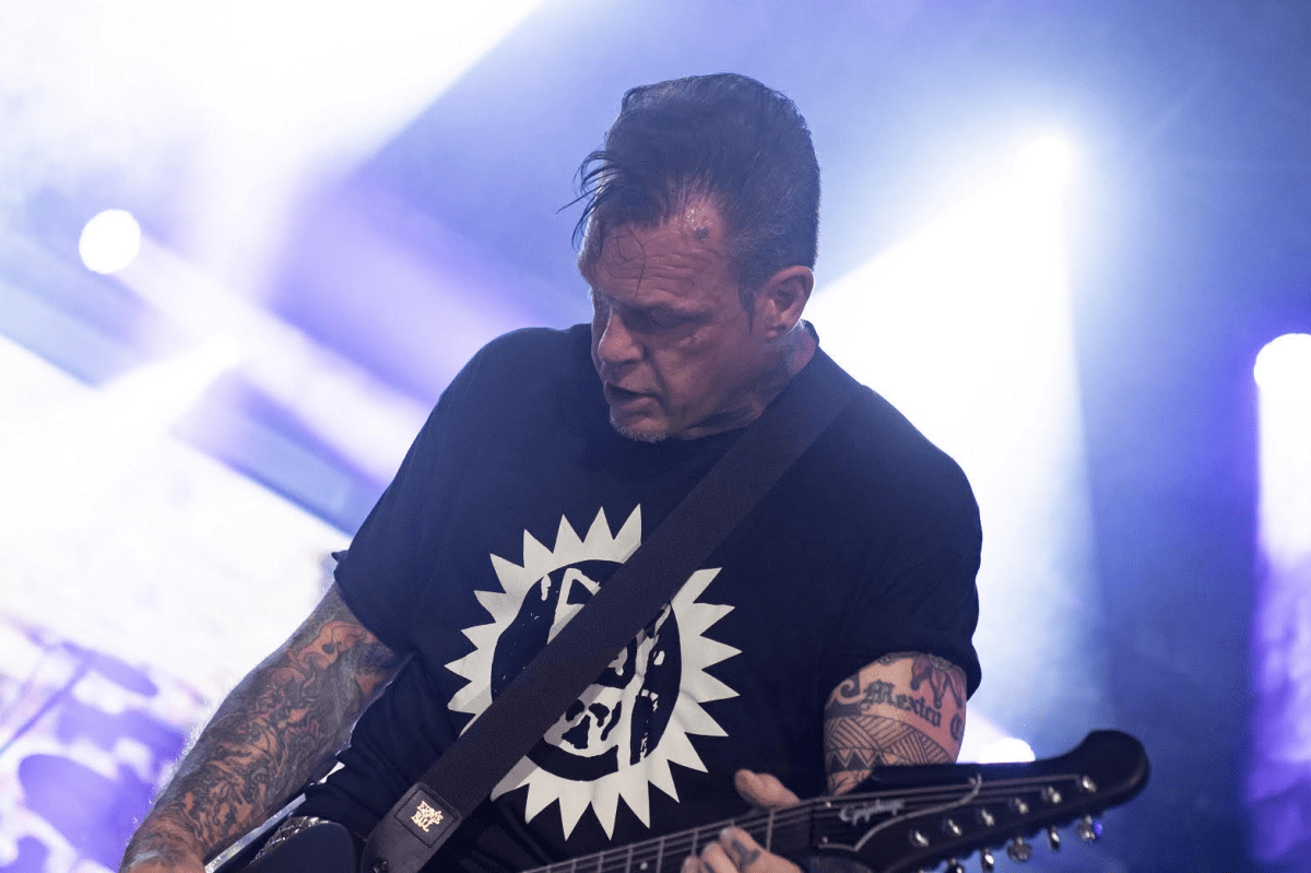VAMPIRO CANADIENSE PRESENTA A SU NUEVA BANDA DE NÜ METAL/INDUSTRIAL ...
